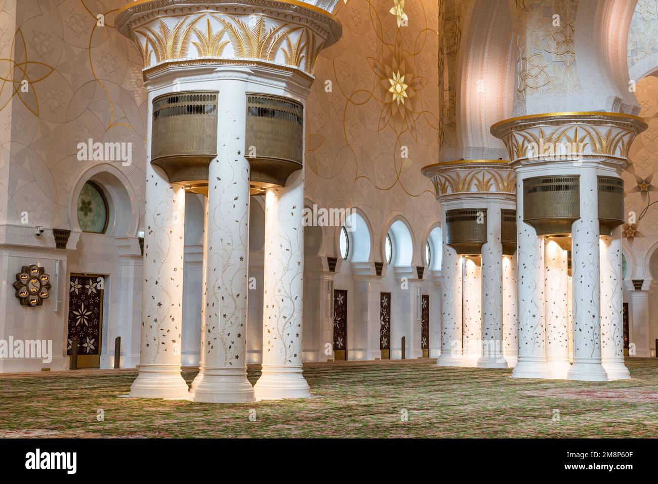 ABU dhabi grand mosque Stock Photo - Alamy