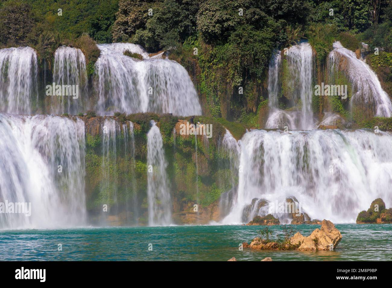 Ban Gioc waterfall on the border of Vietnam and China Stock Photo - Alamy
