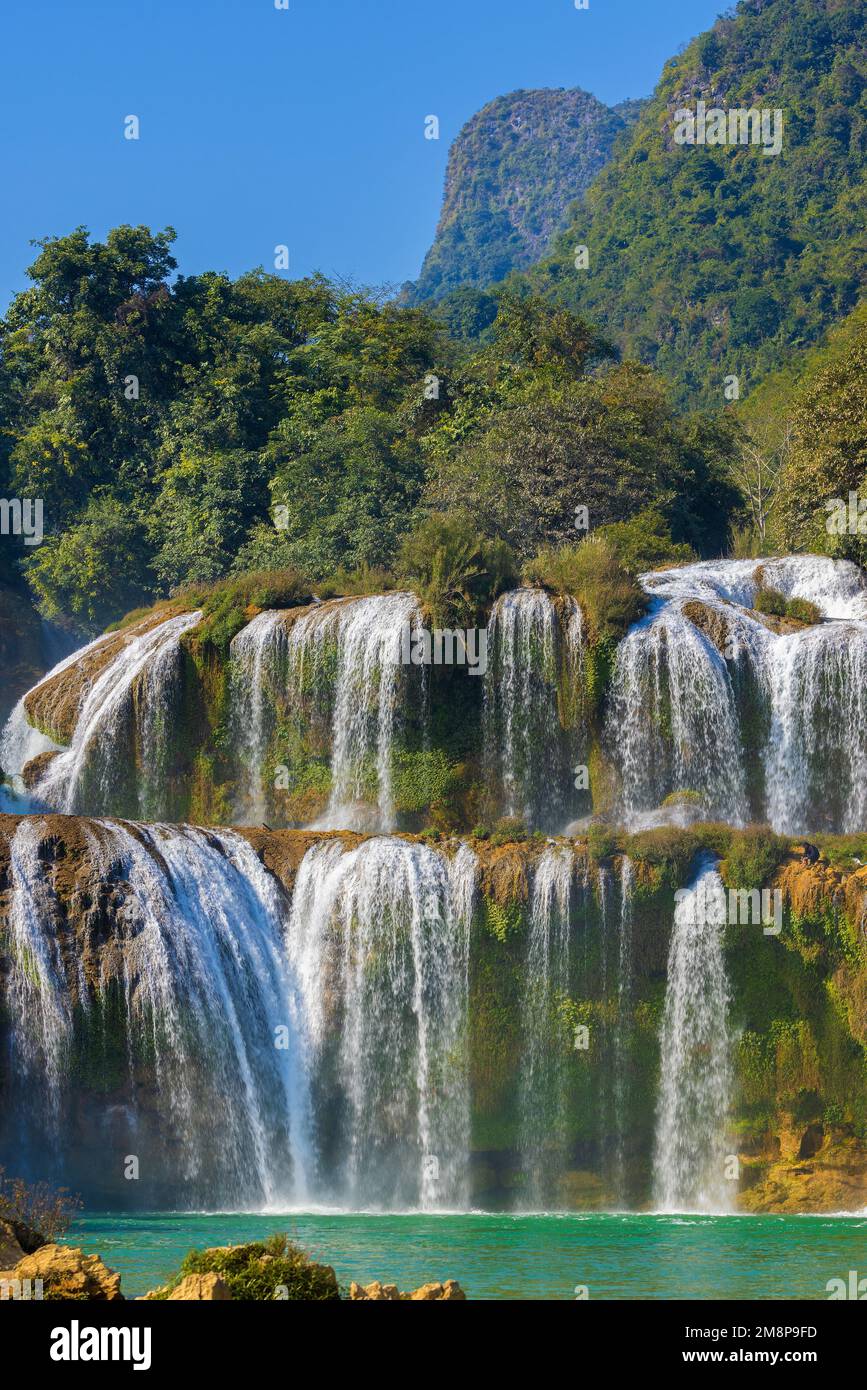 Ban Gioc waterfall on the border of Vietnam and China Stock Photo - Alamy