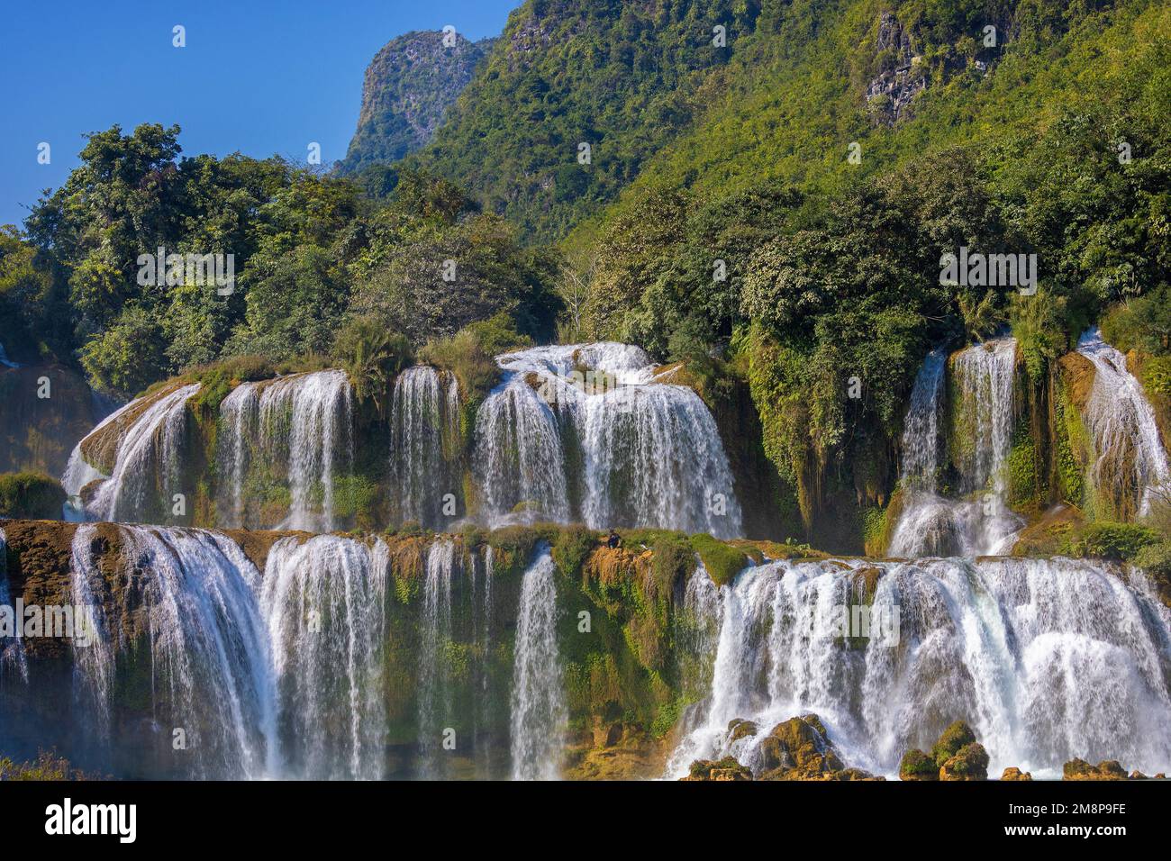 Ban Gioc waterfall on the border of Vietnam and China Stock Photo - Alamy
