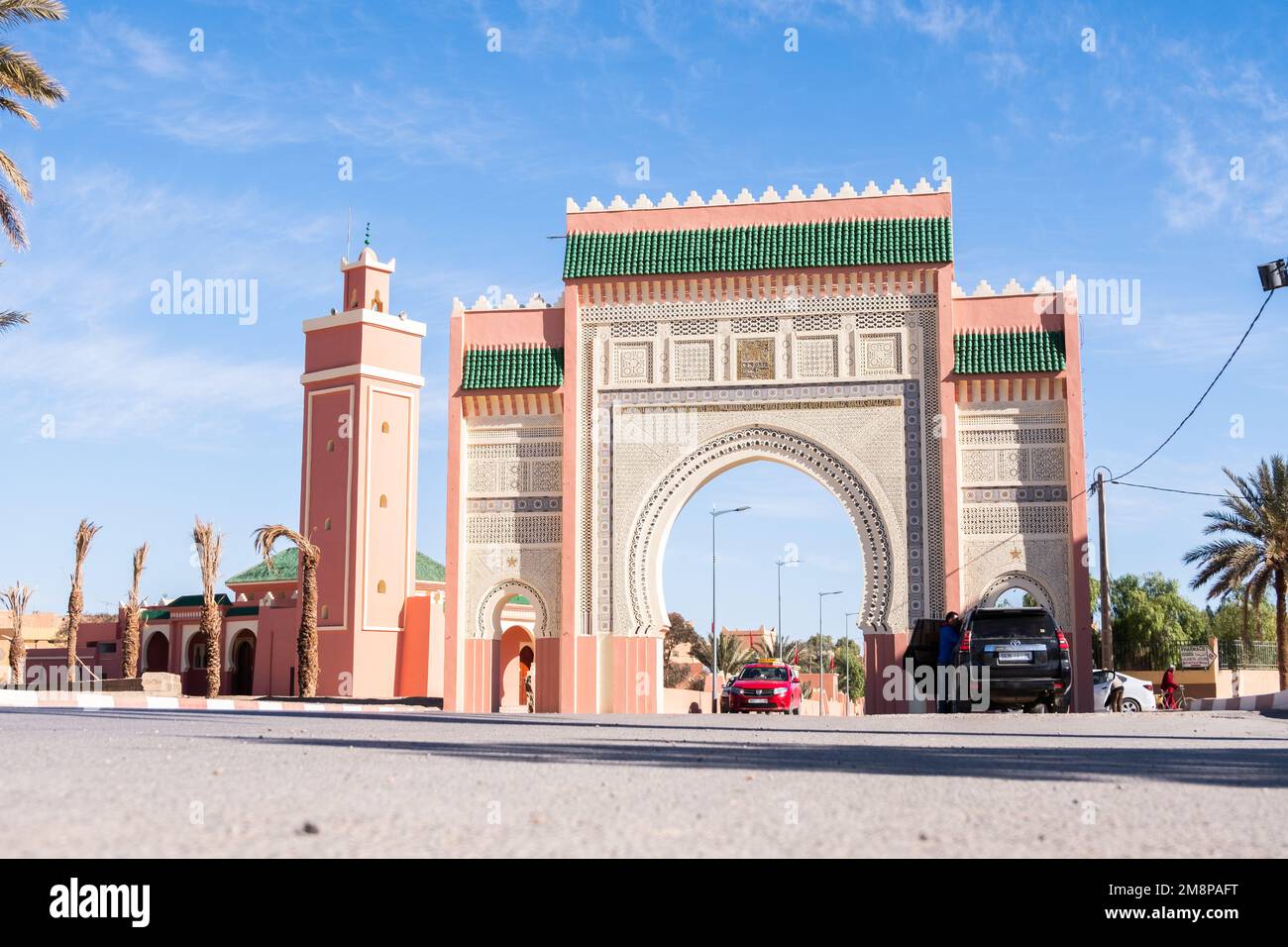 Low angle view of classical Morocco arch architecture Stock Photo - Alamy