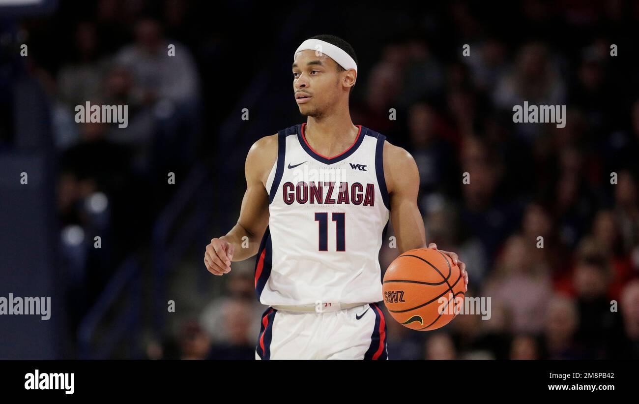 Gonzaga guard Nolan Hickman controls the ball during the first half of ...