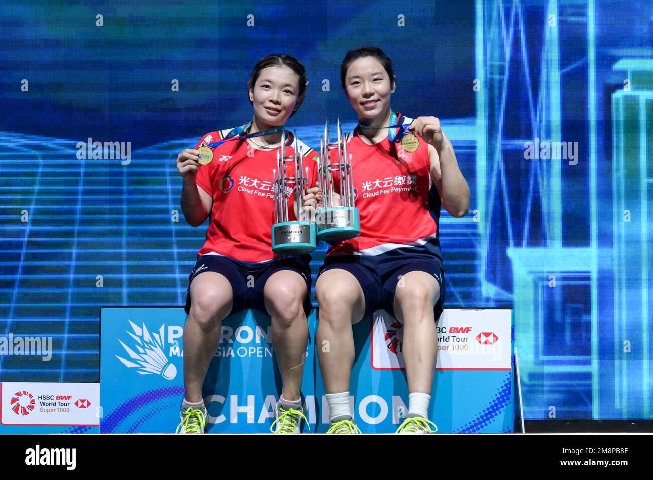 Kuala Lumpur, Malaysia. 15th Jan, 2023. Chen Qingchen (L)/Jia Yifan pose during the medal ...