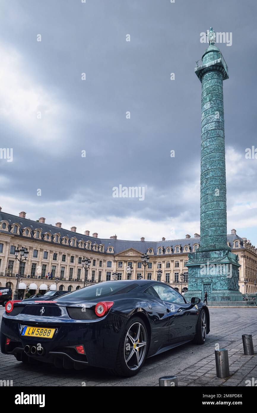 Paris, France - May, 2022: View of the Vendome column in the Vendome ...