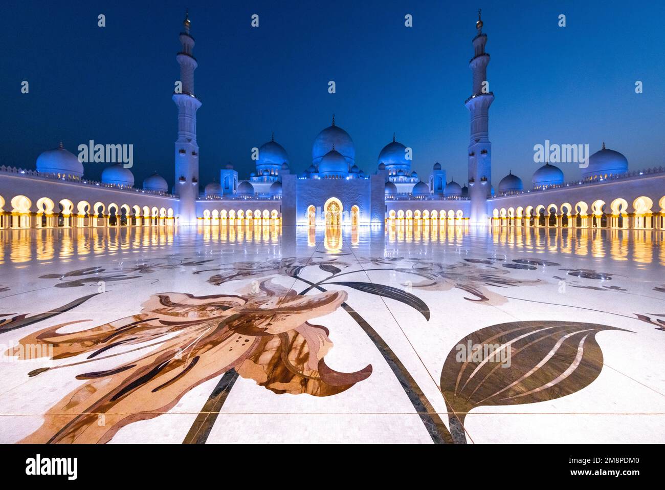 Symmetrical view during the blue hour of the majestic Sheik Zayed ...