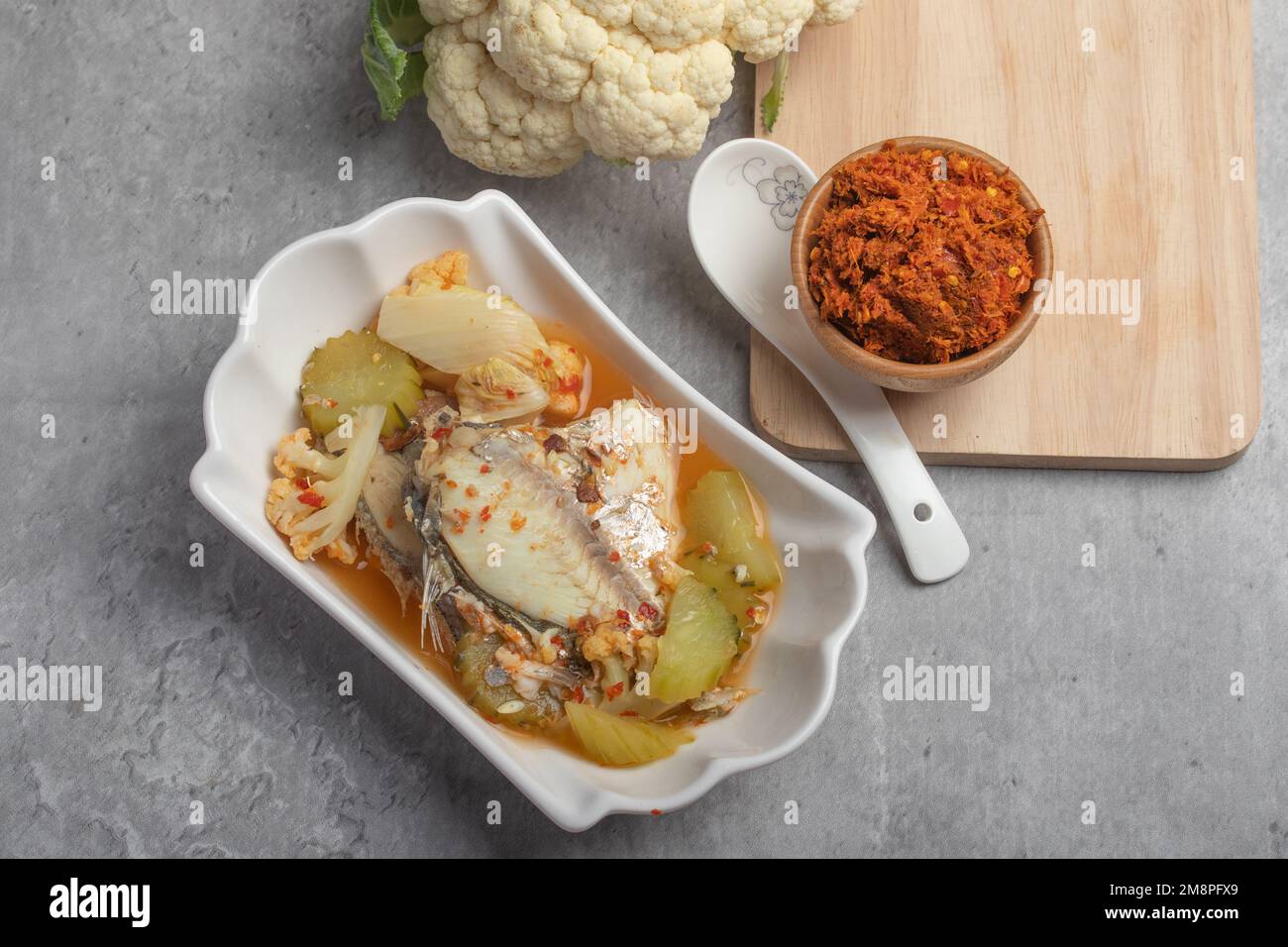 Gaeng Som Southern Thai Spicy Sour Yellow Curry Fish with Mixed ...