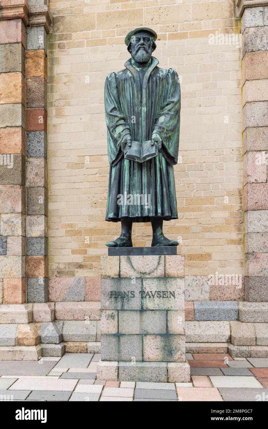 Ribe, Denmark - November 15, 2022: Statue Hans Tavsen Protestant ...