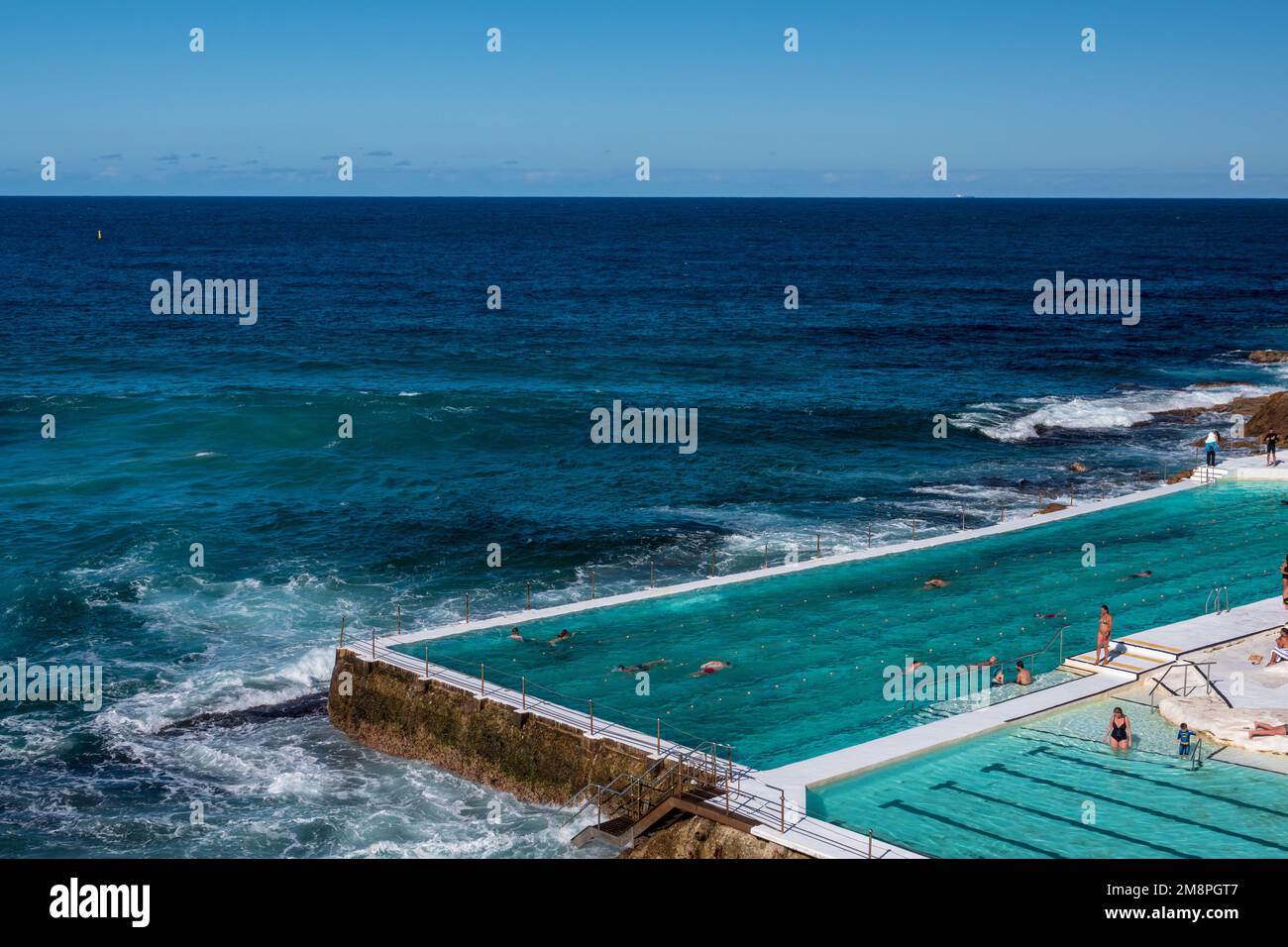 The Bondi Rock pools on a beautiful clear day Stock Photo - Alamy