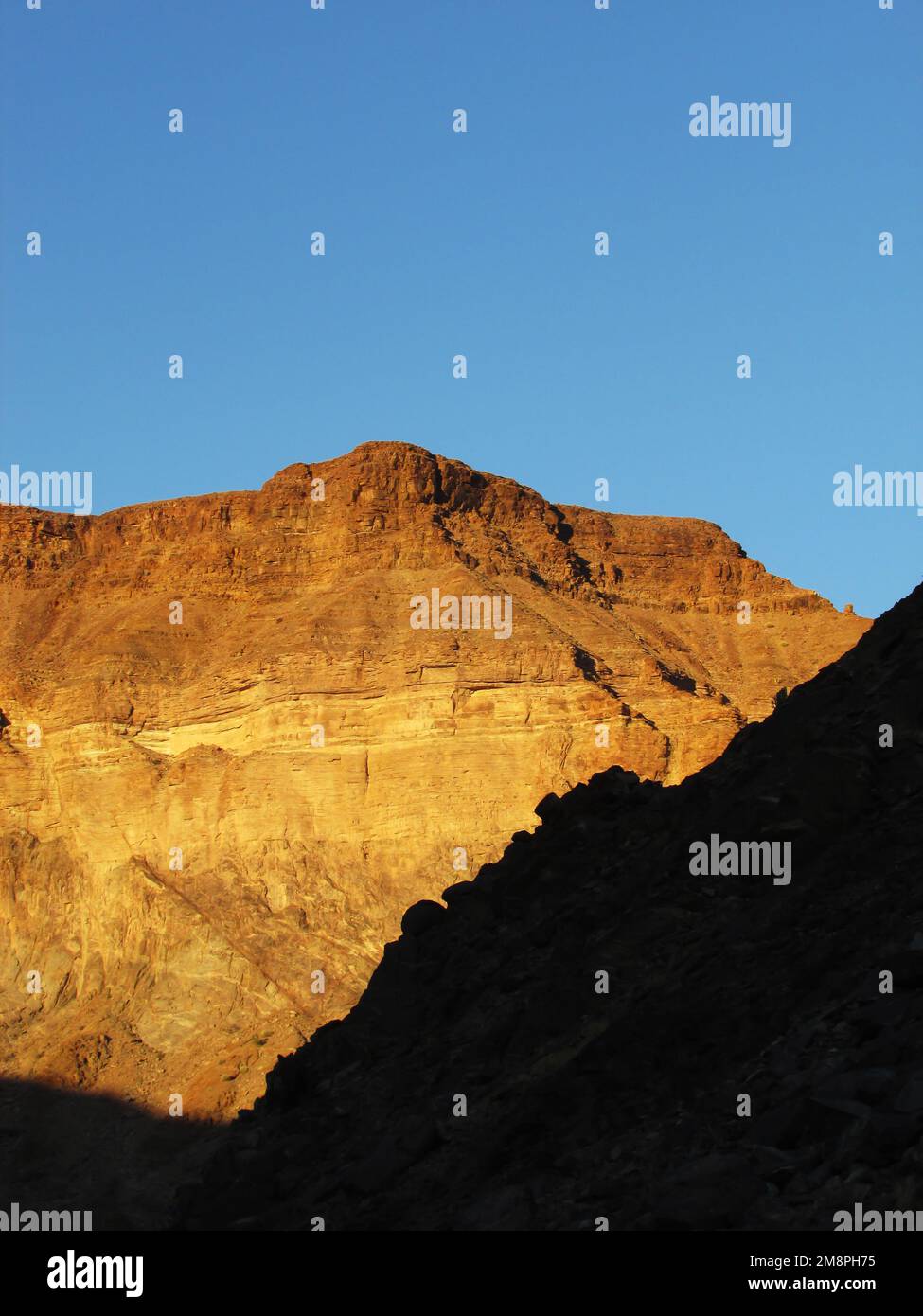 Light and shadow environment hi-res stock photography and images - Alamy