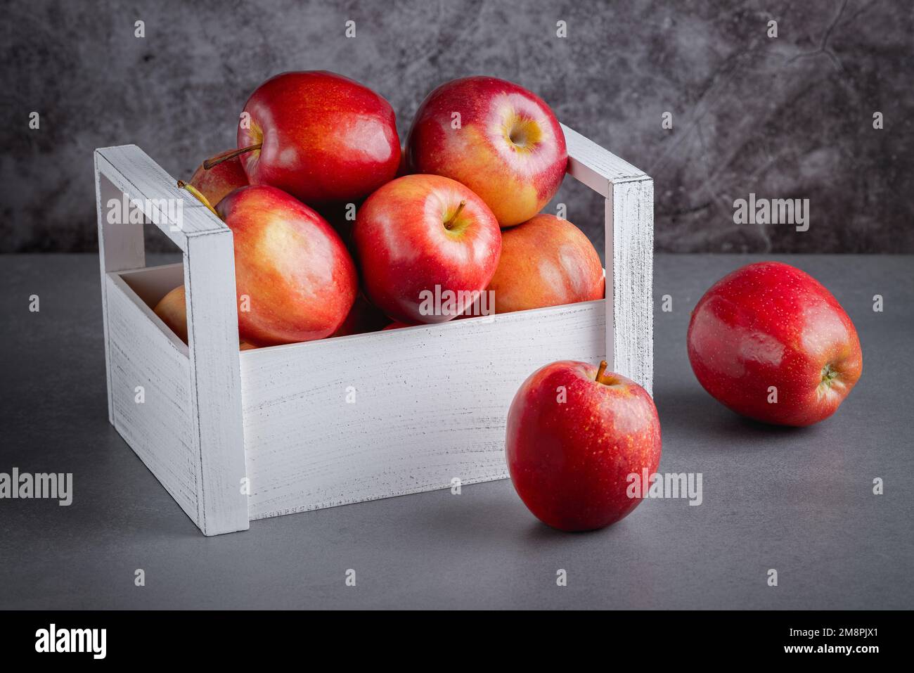 Yellow apples crate box wooden hi-res stock photography and images - Alamy