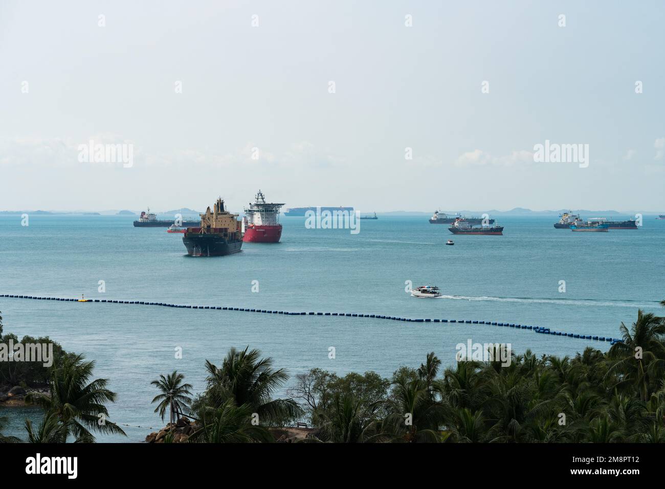 The Singapore strait of malacca Stock Photo - Alamy