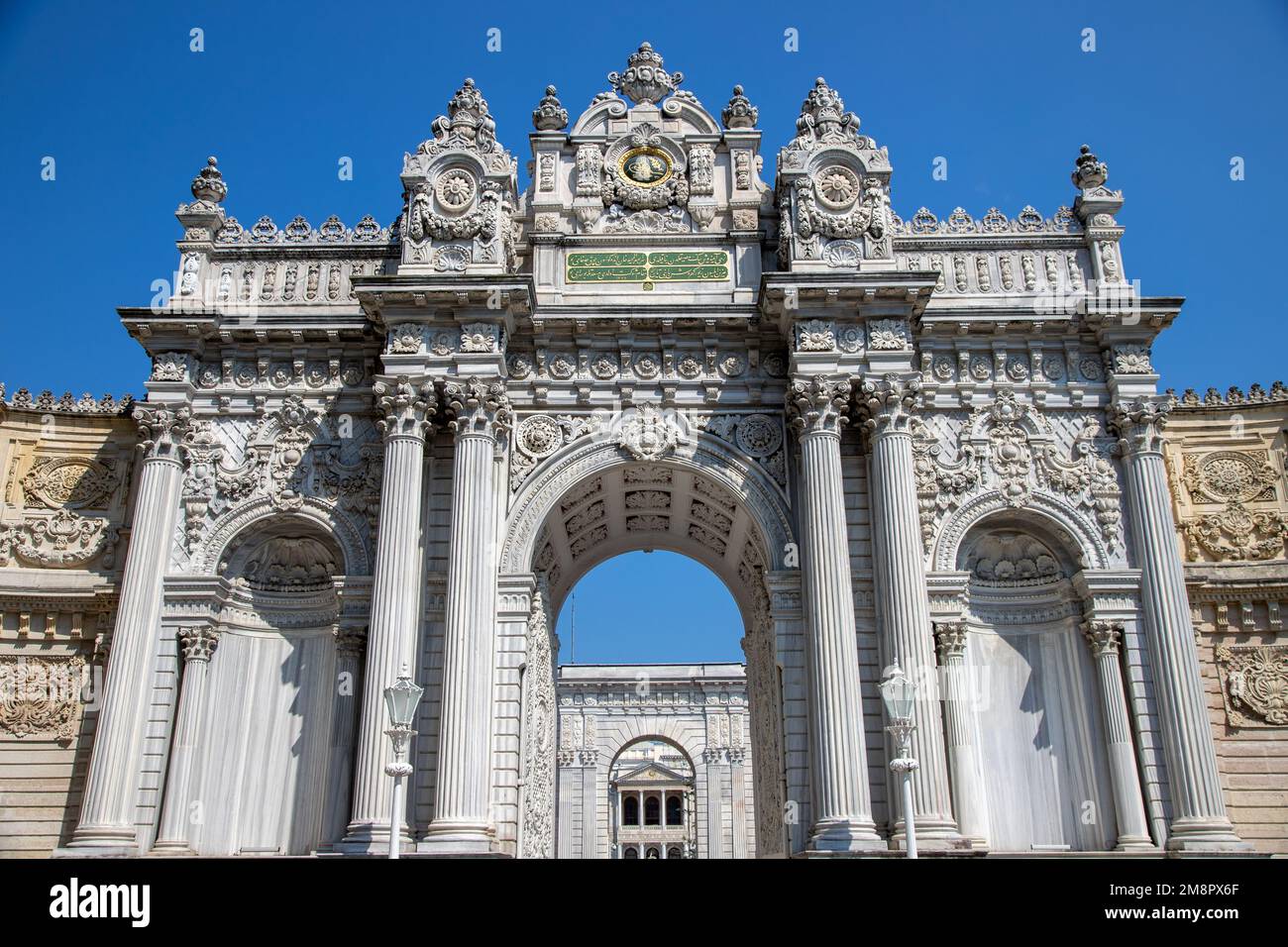 Entrance building residential palace hi-res stock photography and ...