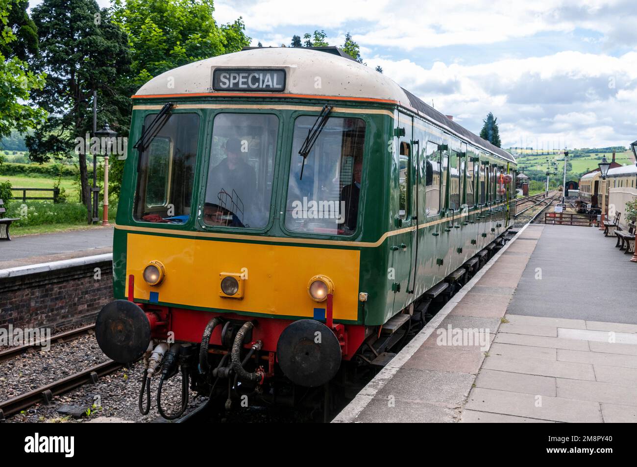 A 1959 built BR Class 122 DMU Bubblecar at Toddington station in the ...