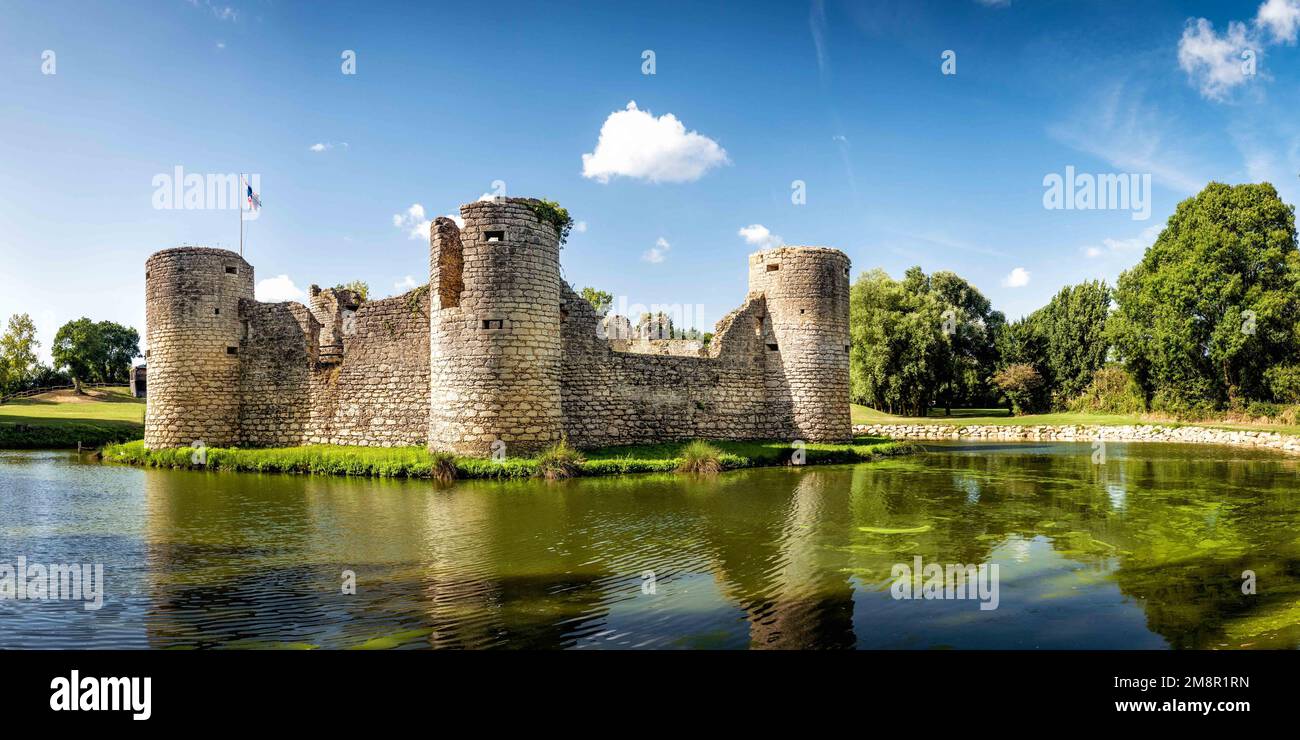 Old French Chateau Ruins Stock Photo - Alamy