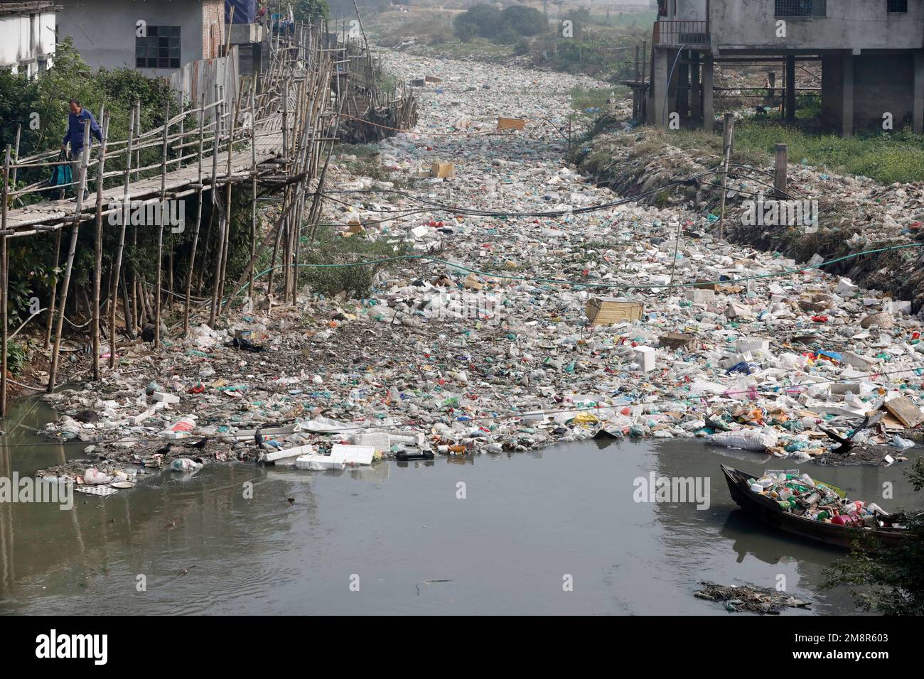 Vertical video plastic pollution waste hi-res stock photography and ...