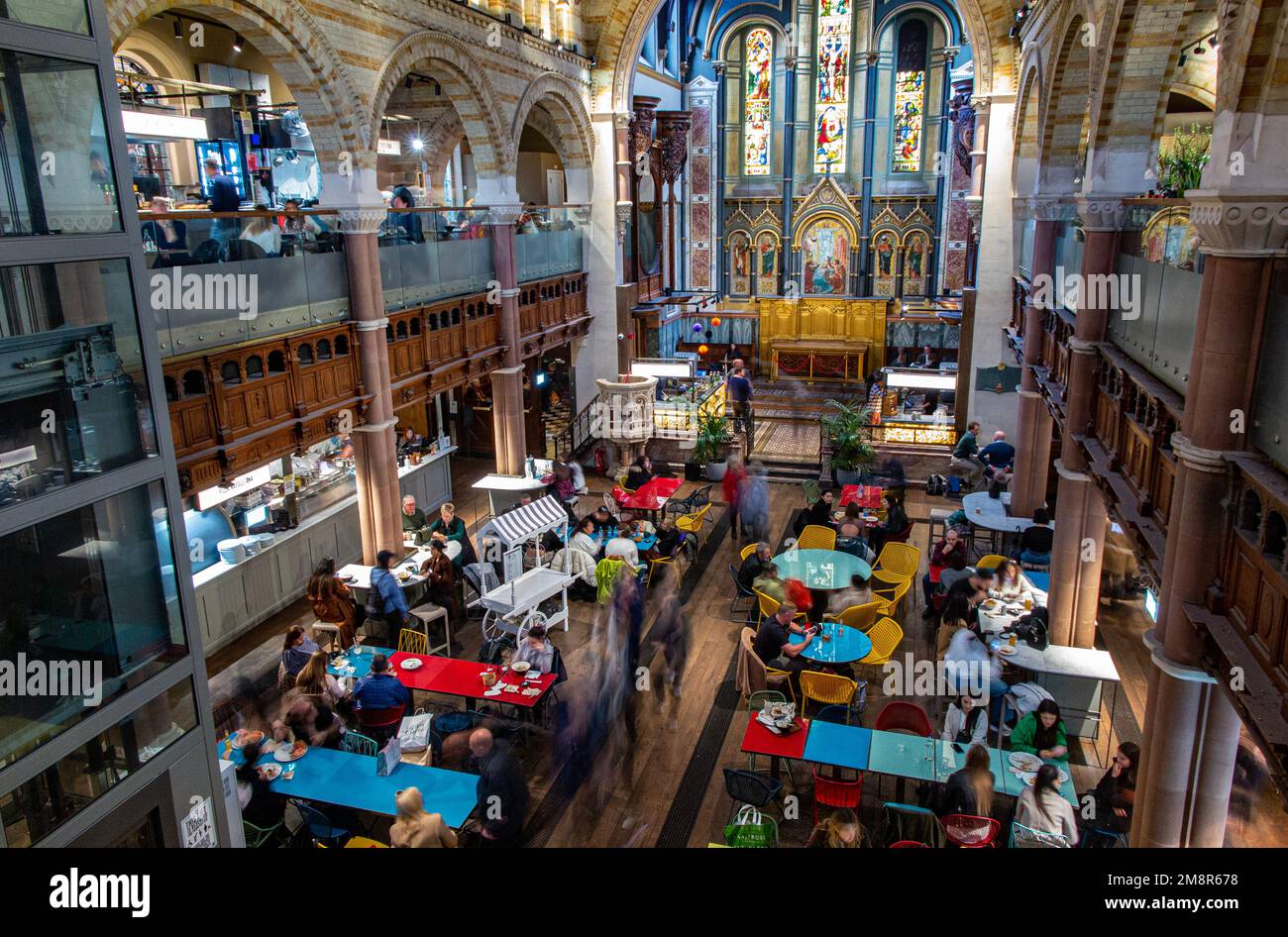 Mercato Mayfair foodhalls in London Stock Photo - Alamy