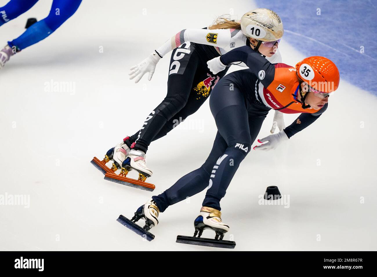 GDANSK, POLAND - JANUARY 15: Suzanne Schulting of the Netherlands and ...