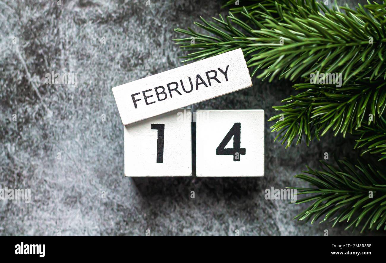 Vintage white wooden calendar with February 14 date Stock Photo - Alamy