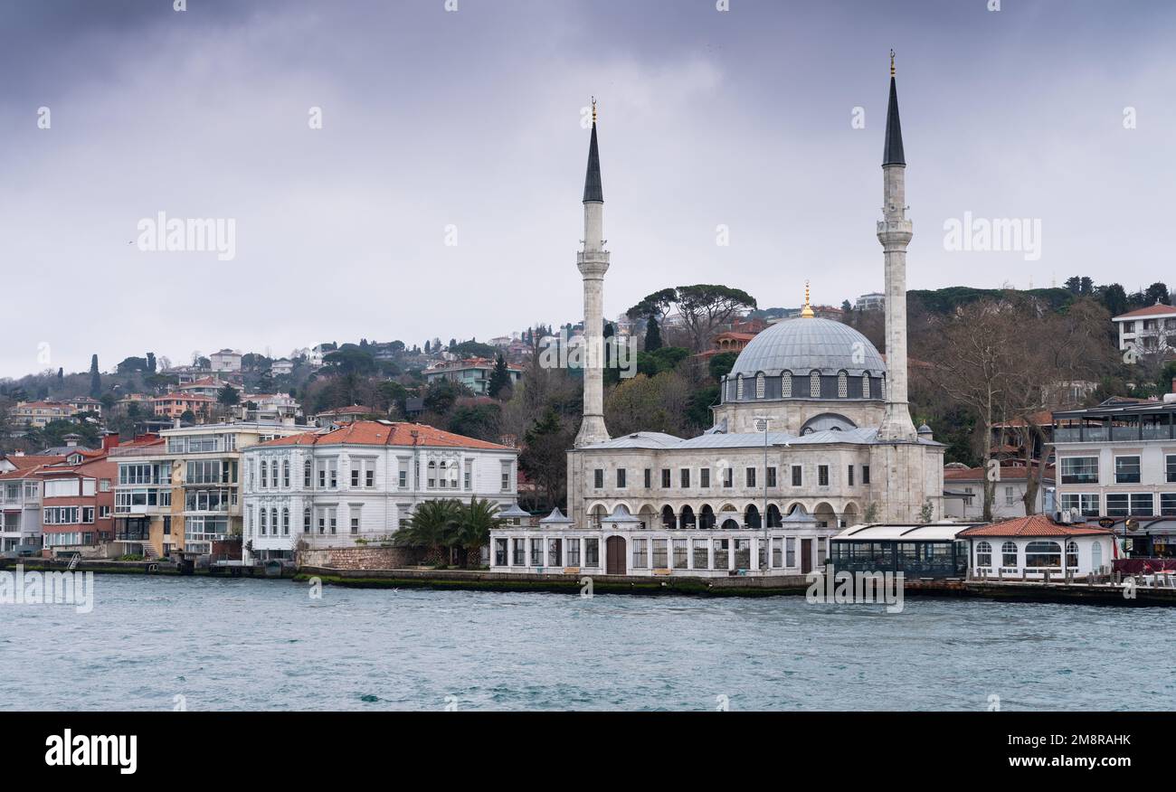 Istanbul Beylerbeyi Camii mosque Stock Photo - Alamy