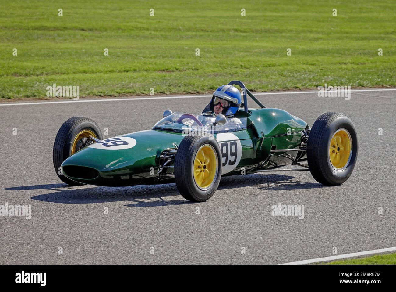 Mark Shaw in the 1961 Lotus-Climax 21 during the Glover Trophy race at ...