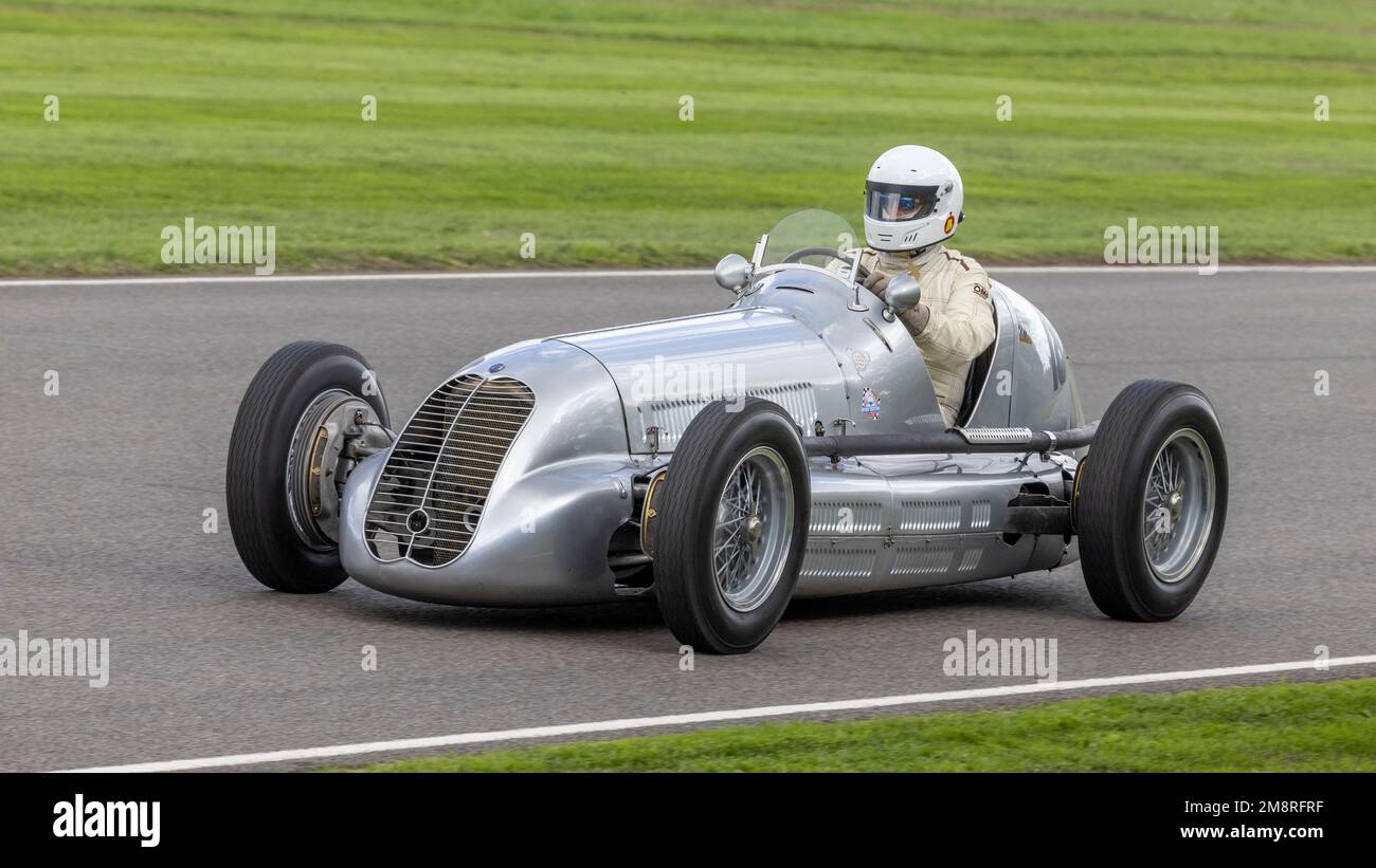 1935 Maserati 6CM with driver Markus Neisius during the Goodwood Trophy ...