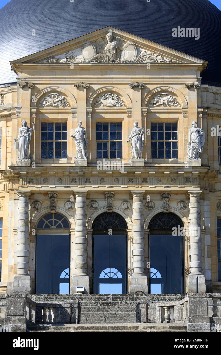 Façade Sud. Château de Vaux-le-Vicomte. (1658-1661). France. Europe ...
