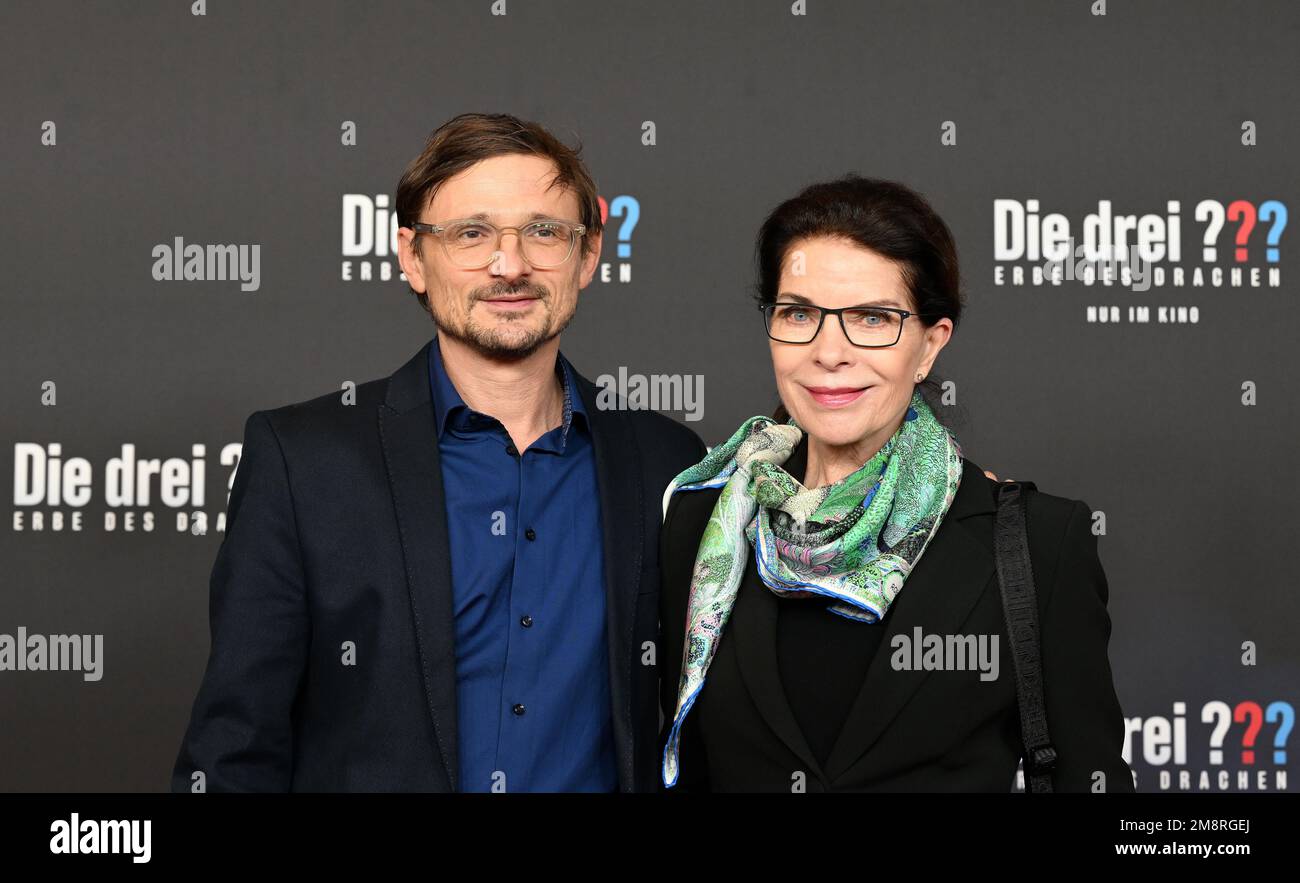 Munich, Germany. 15th Jan, 2023. Actors Gudrun Landgrebe and Florian ...