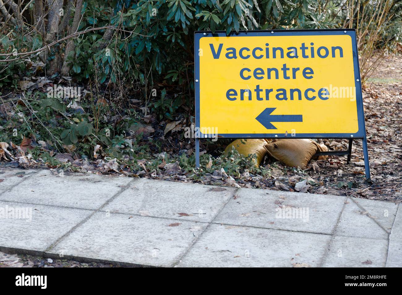 Vaccination medical centre for Covid-19 road sign Stock Photo - Alamy