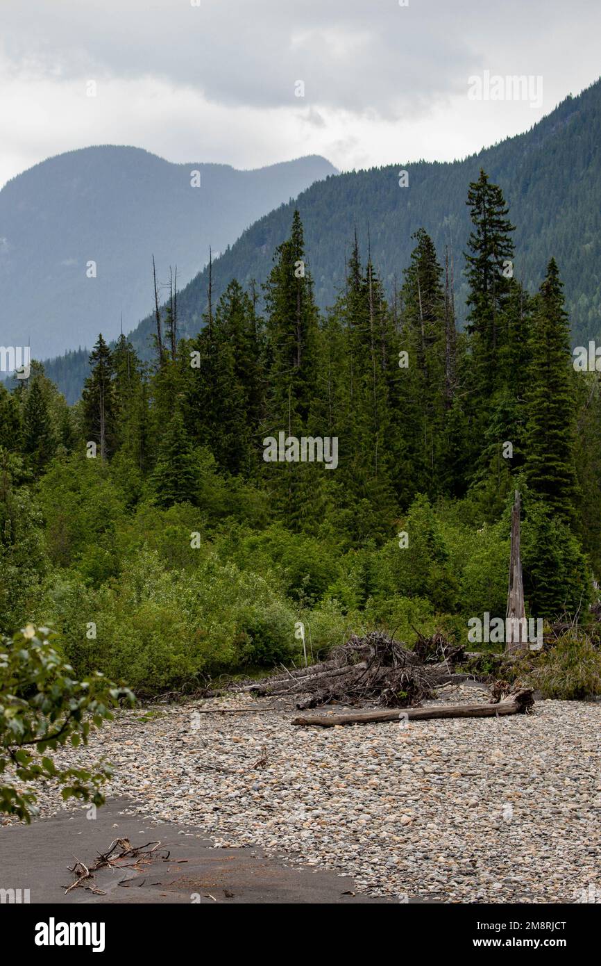 Canadian mountain scene hi-res stock photography and images - Alamy