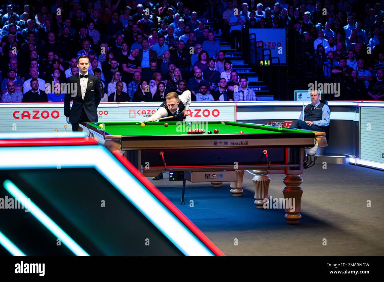 London, UK. 15th Jan, 2023. Judd Trump v Stuart Bingham in Final during ...
