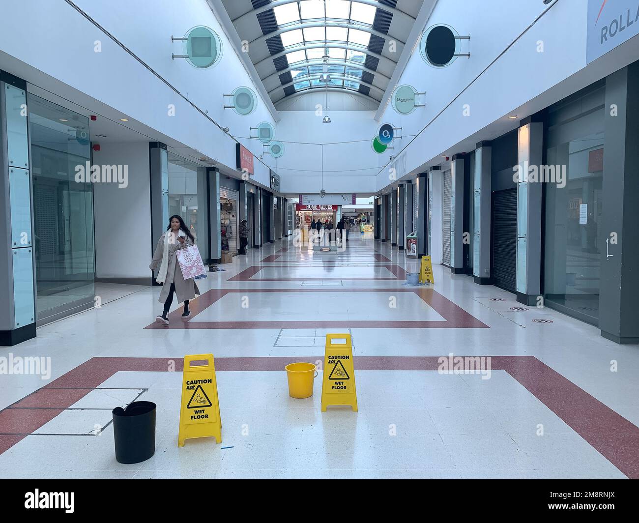 Queensmere shopping centre hi-res stock photography and images - Alamy