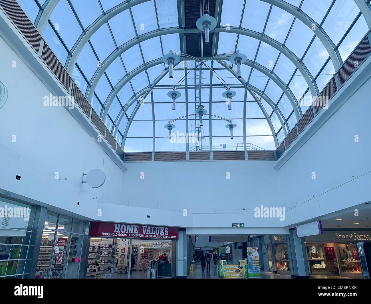 Slough, Berkshire, UK. 15th January, 2023. The Queensmere Shopping ...