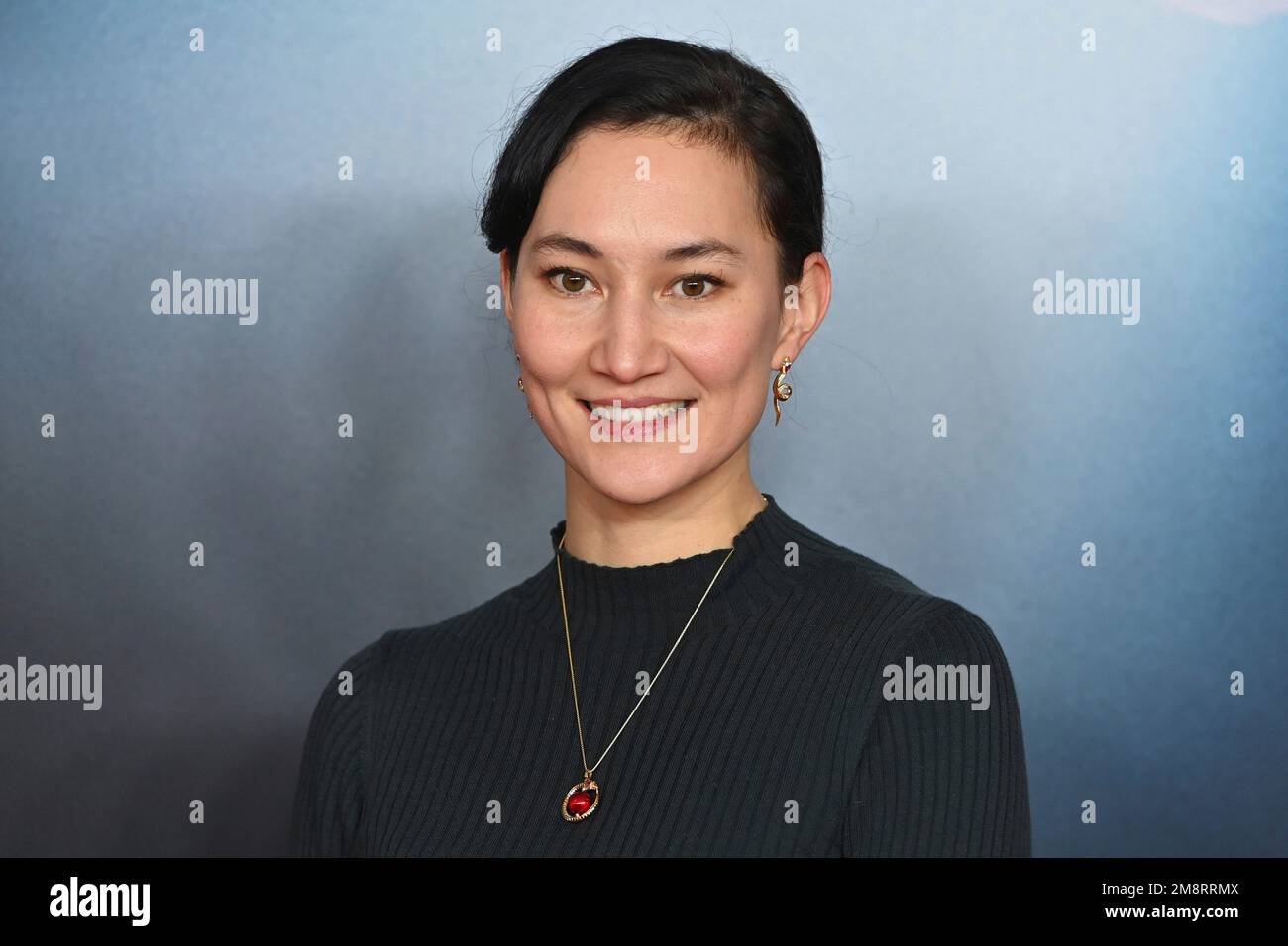 Agnes DECKER (actress) single image, cropped single motif, portrait, portrait, portrait. Red ...
