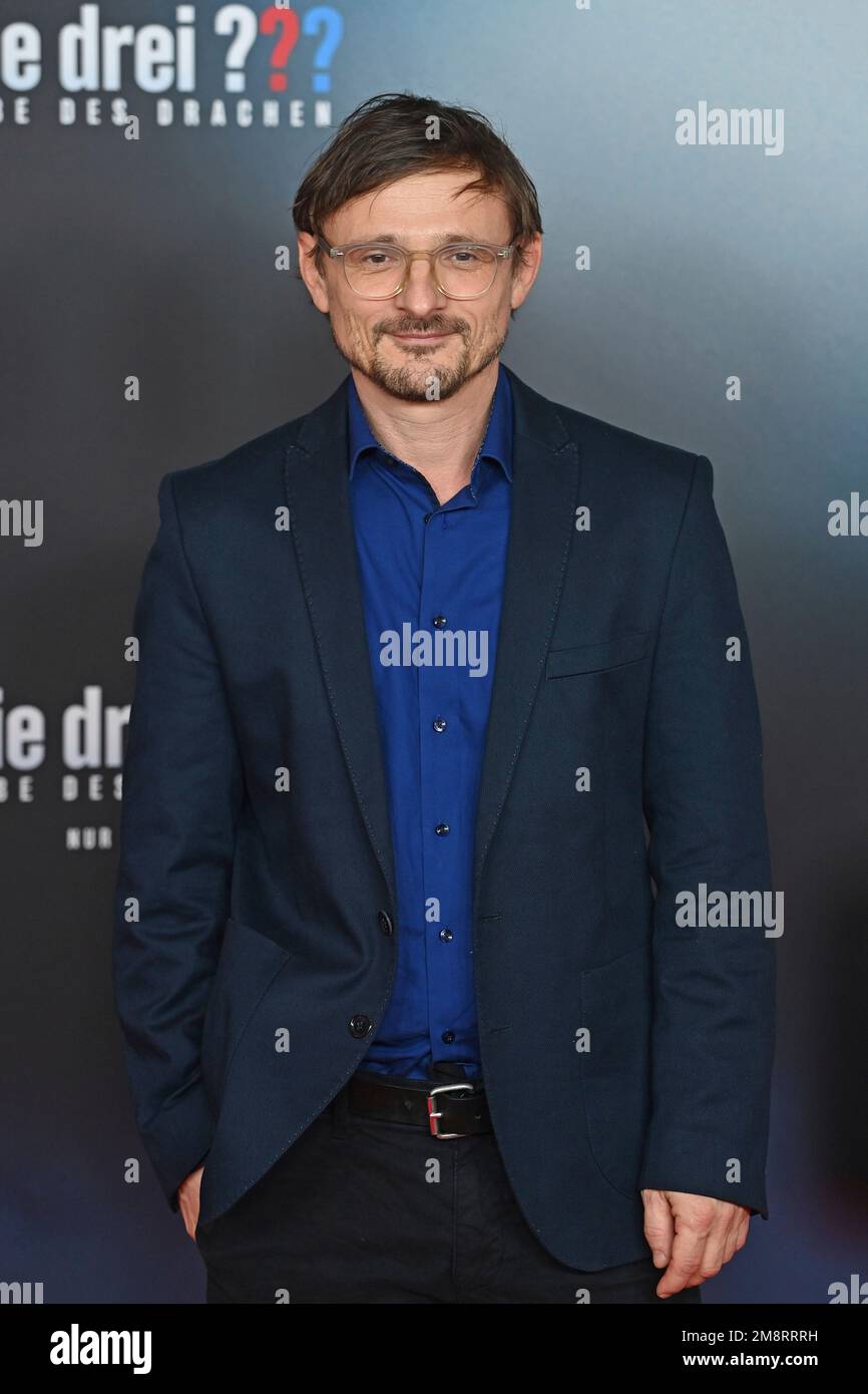 Florian LUKAS (actor) single image, cut single motif, half figure, half figure. Red Carpet, Red ...