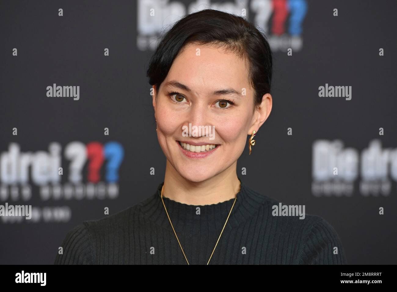 Agnes DECKER (actress) single image, cropped single motif, portrait, portrait, portrait. Red ...