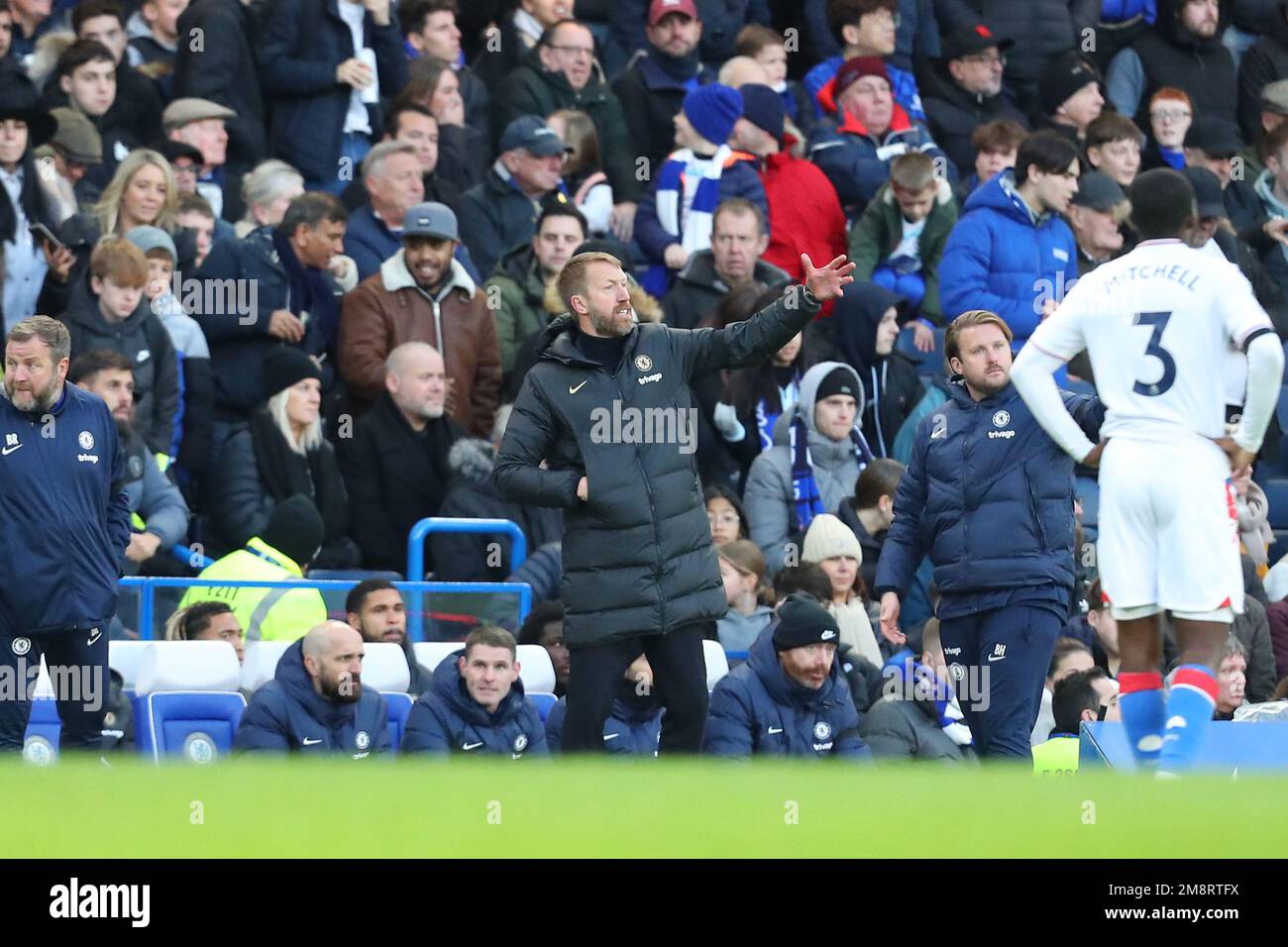 Graham potter waving hi-res stock photography and images - Alamy