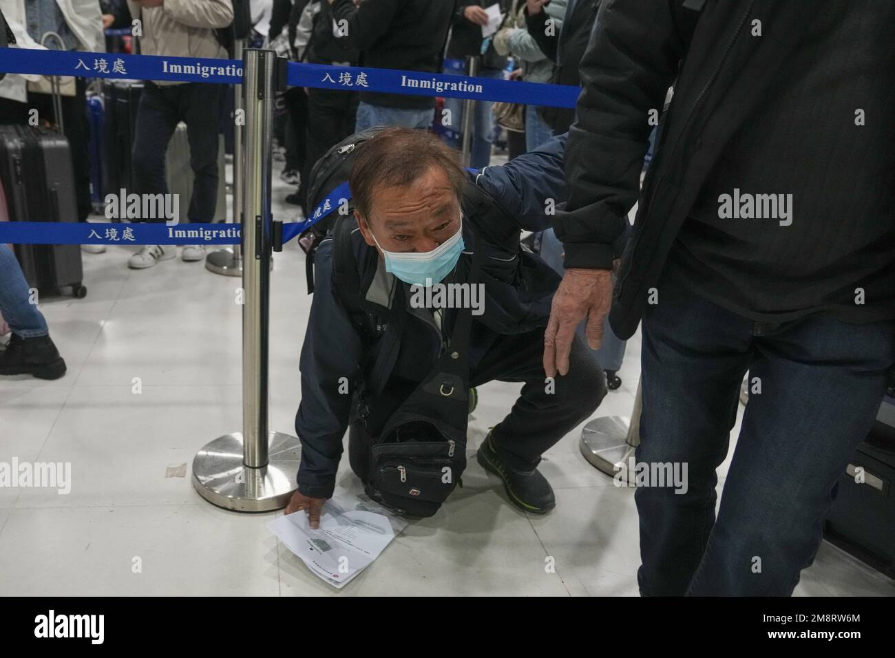 The first batch of cross-boundary passengers cross the Lok Ma Chau Spur ...