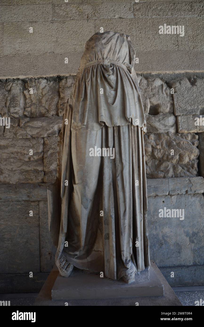 Greek classical ancient statue hi-res stock photography and images - Alamy