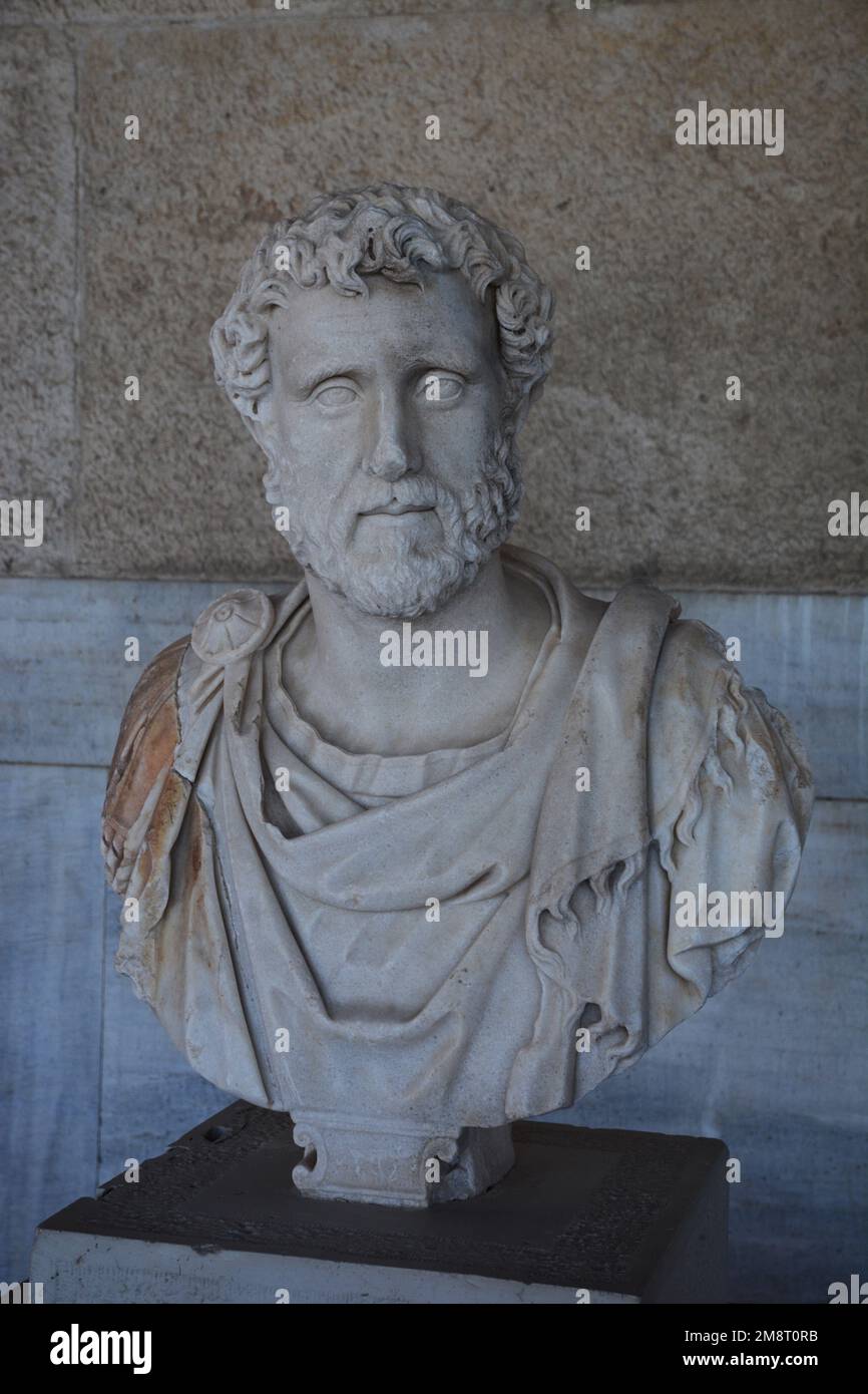 Greek historical statues hi-res stock photography and images - Alamy