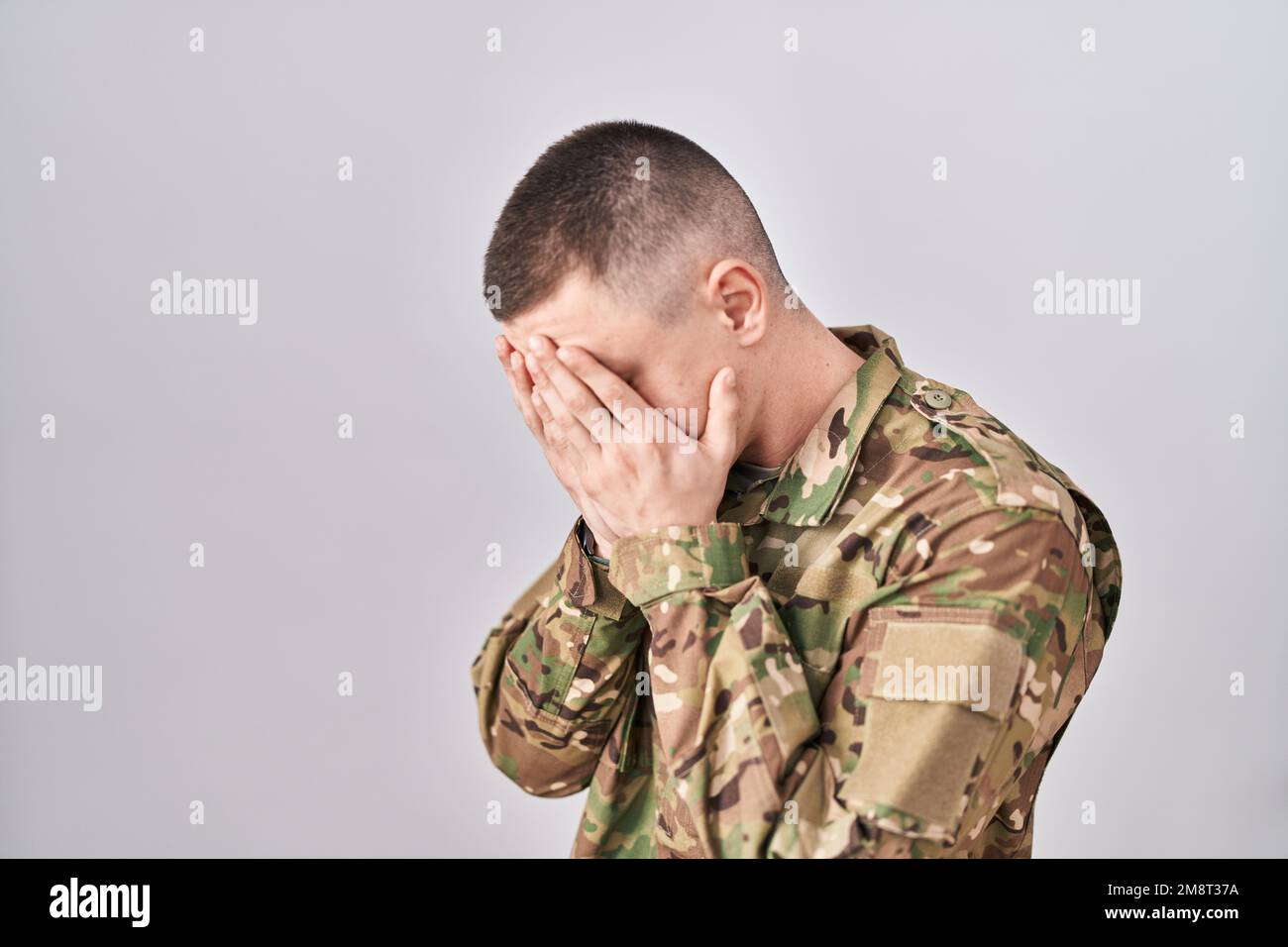 Soldier hands covering face soldier hi-res stock photography and images ...