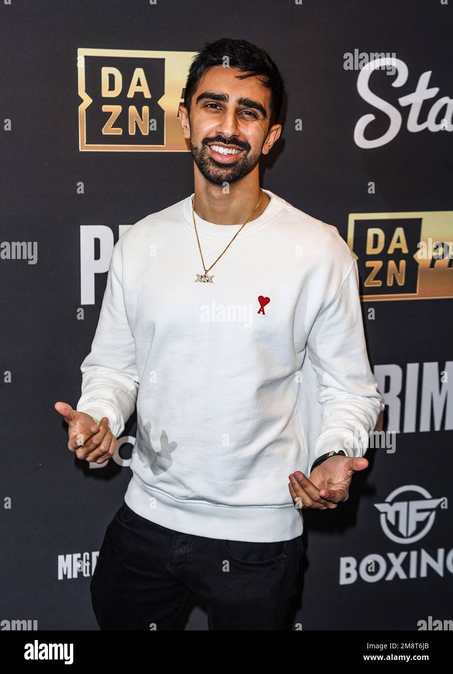 Ksi boxing hi-res stock photography and images - Alamy