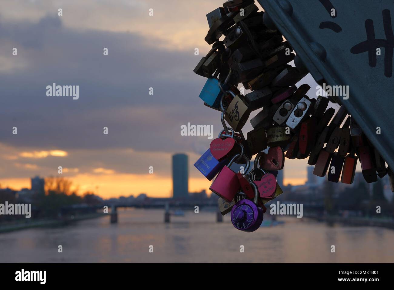 Padlocks eiserner steg iron hi-res stock photography and images - Alamy