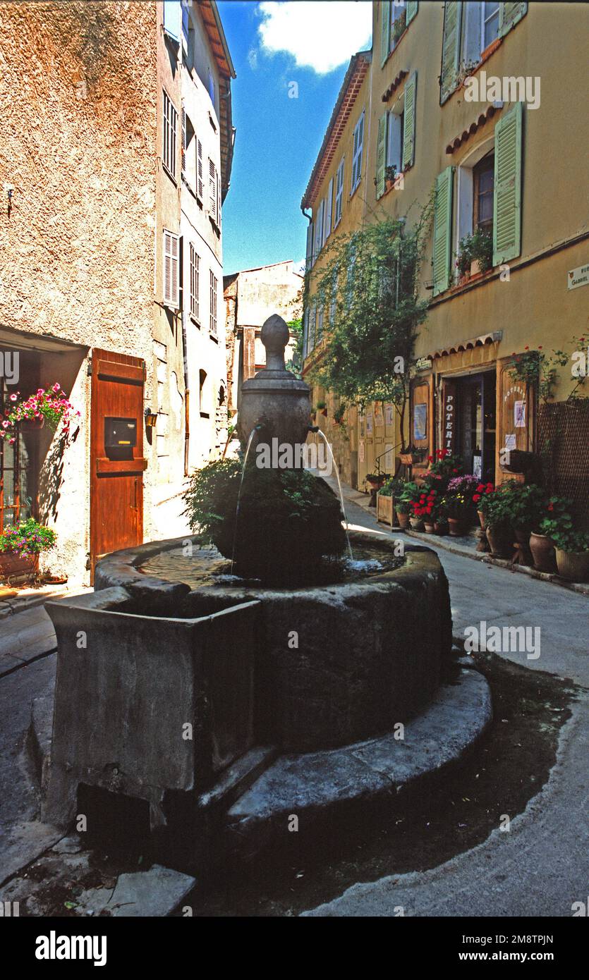 Village of bargemon hi-res stock photography and images - Alamy