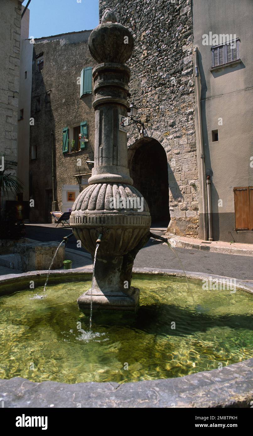 Village of bargemon hi-res stock photography and images - Alamy