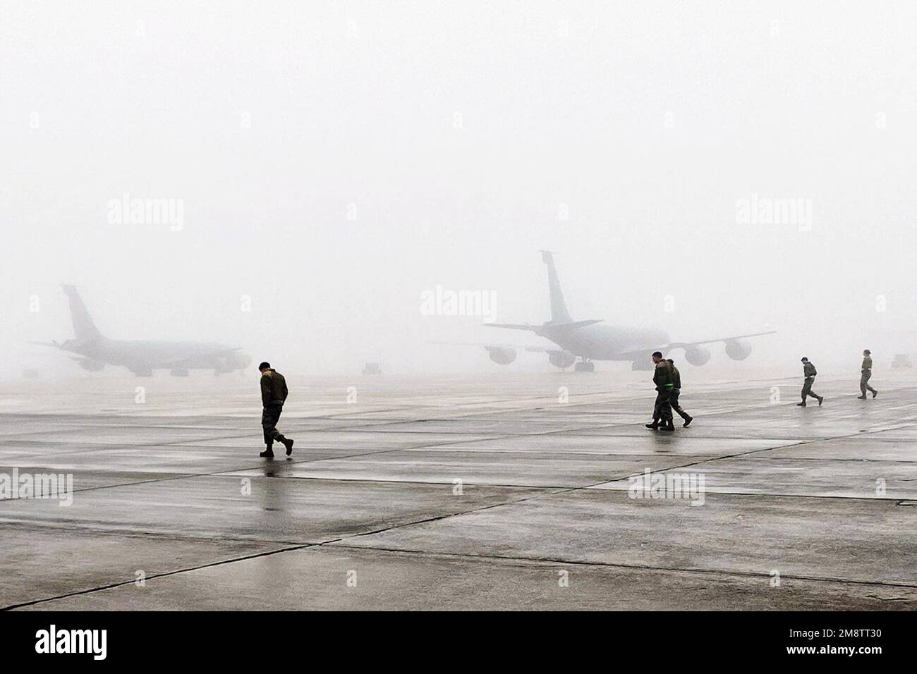 171st air refueling squadron kc 135 hi-res stock photography and images ...