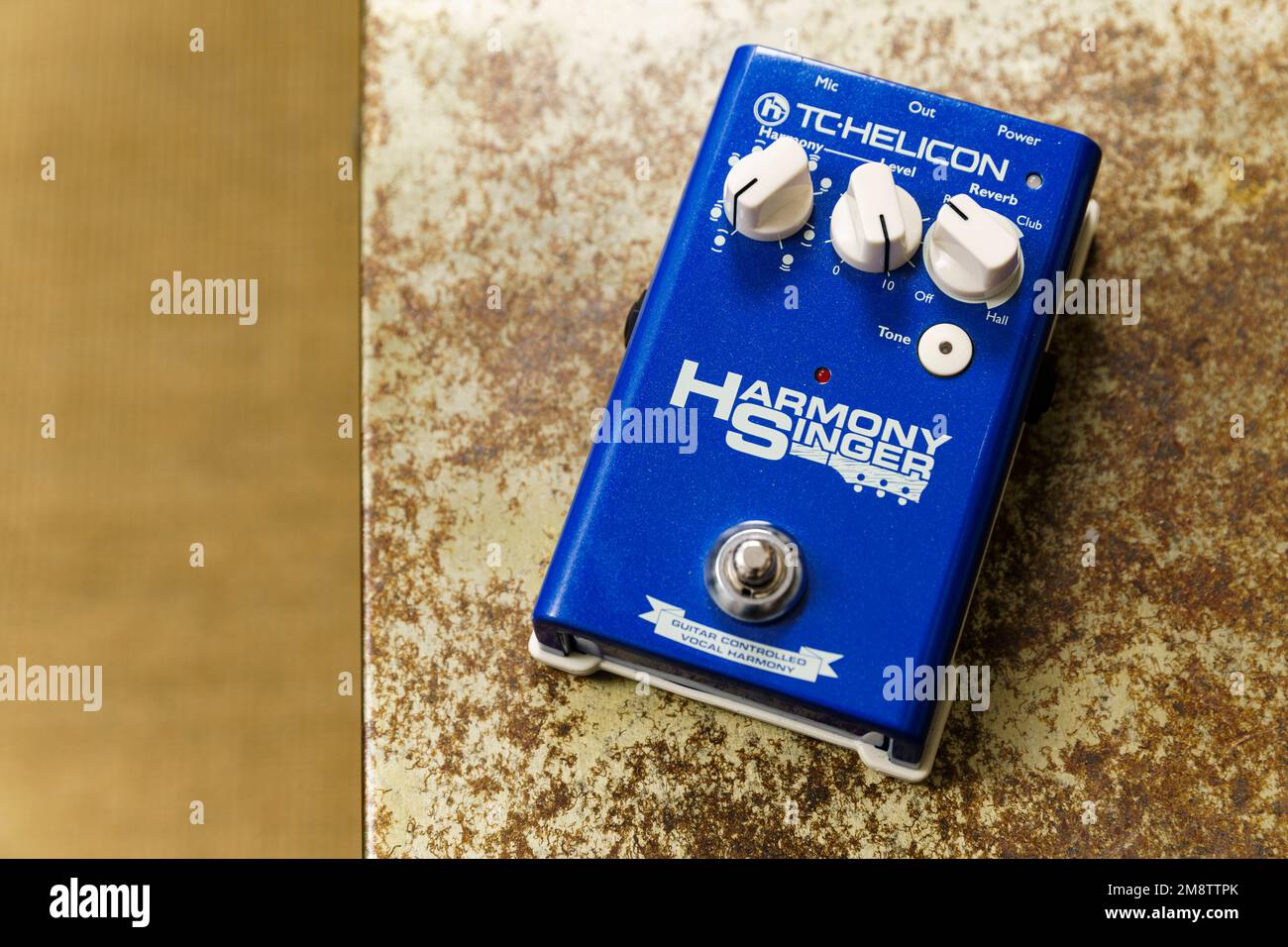 Band singer dance hi-res stock photography and images - Alamy