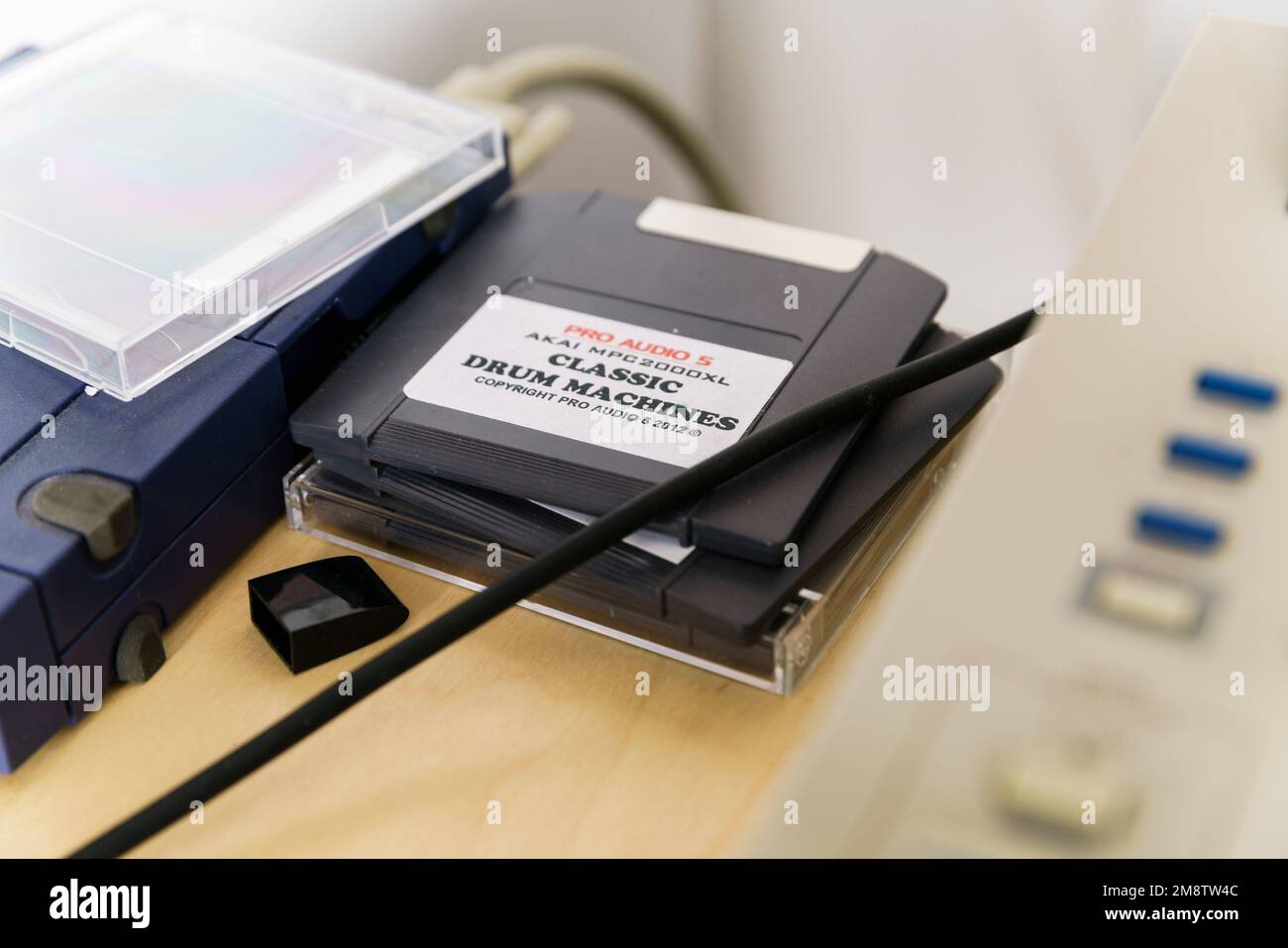 Drum samples hi-res stock photography and images - Alamy