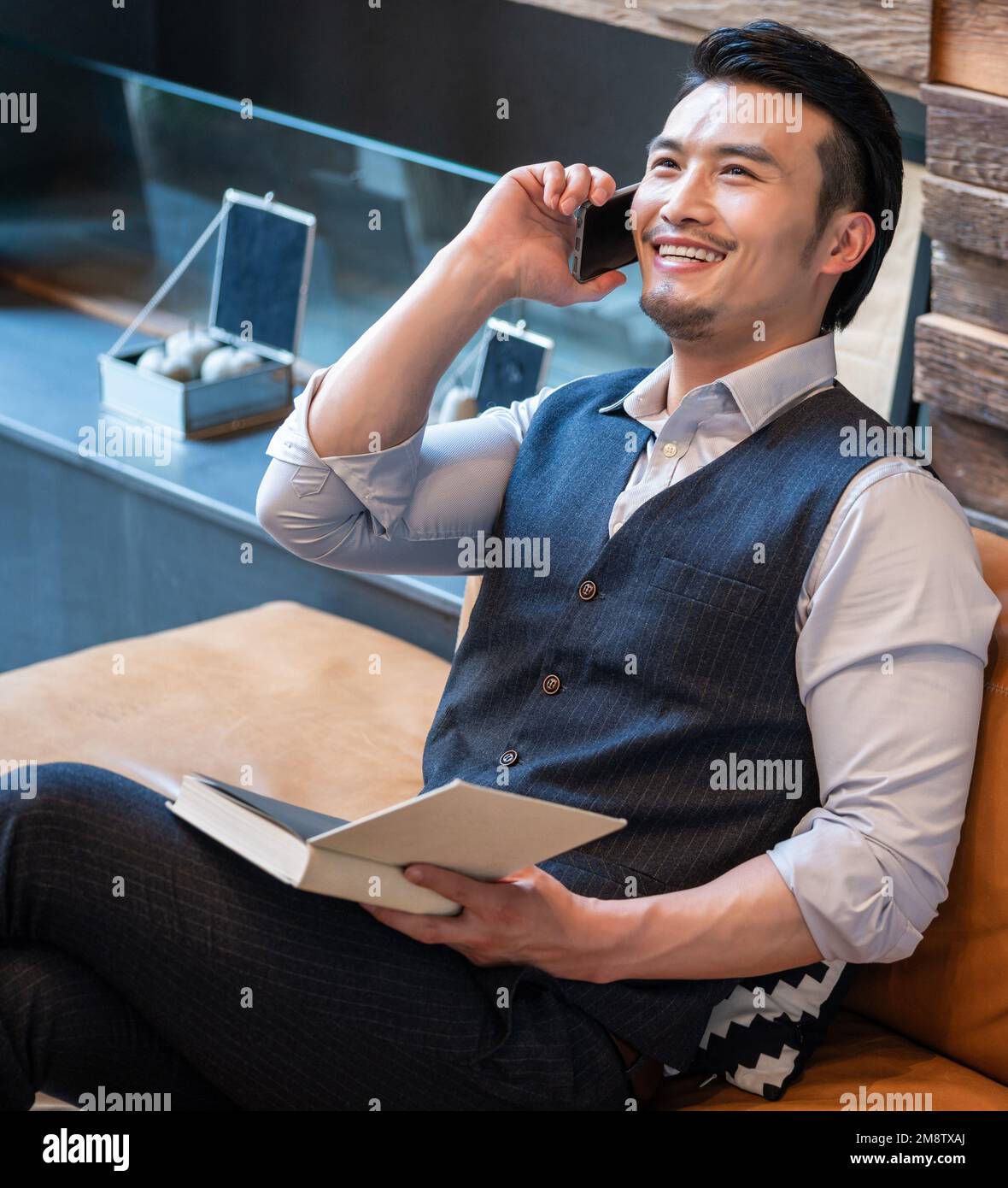Business man make a phone call Stock Photo - Alamy