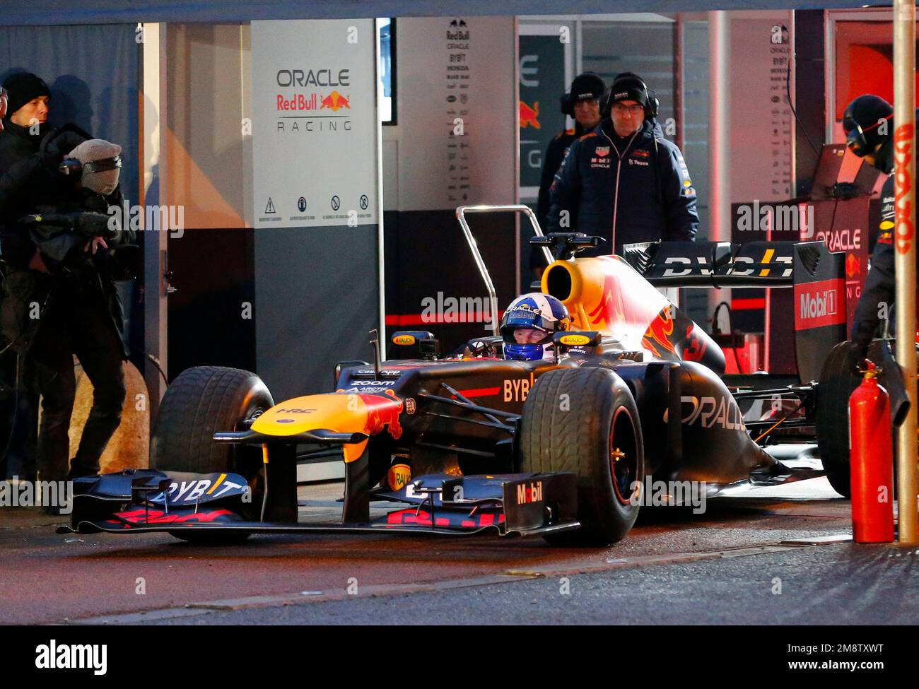 Formula 1 pit wall hi-res stock photography and images - Alamy
