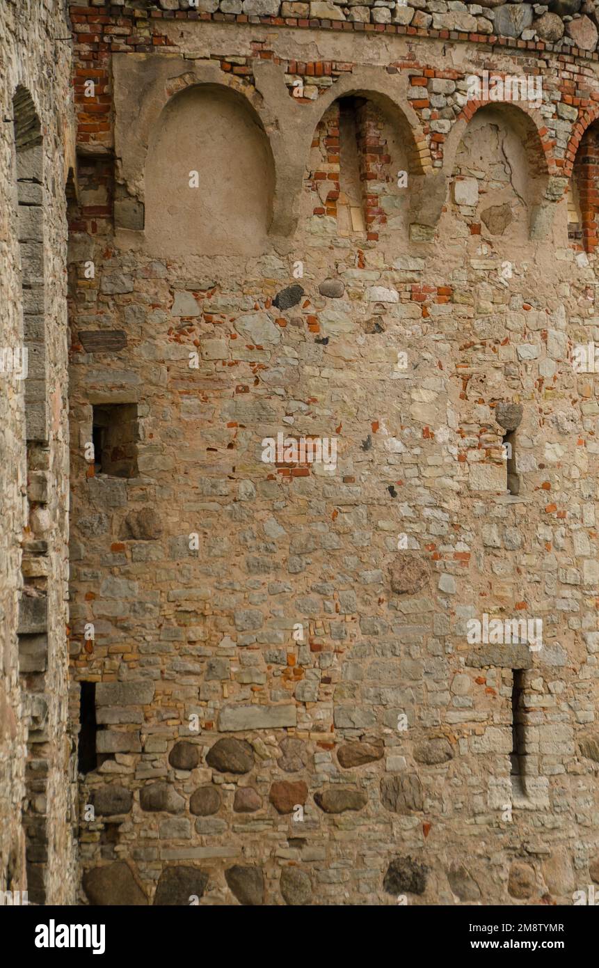 Arrow slit castle wall hi-res stock photography and images - Alamy